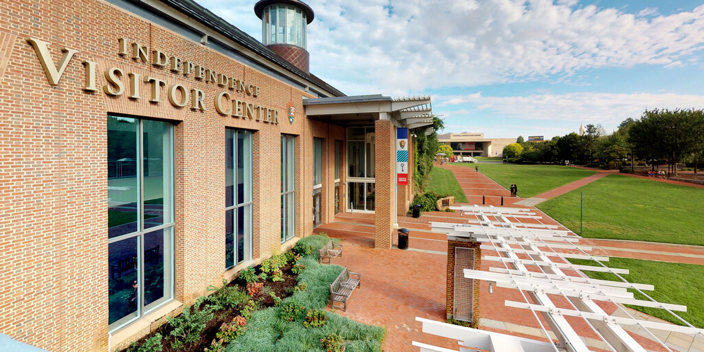 independence hall hours